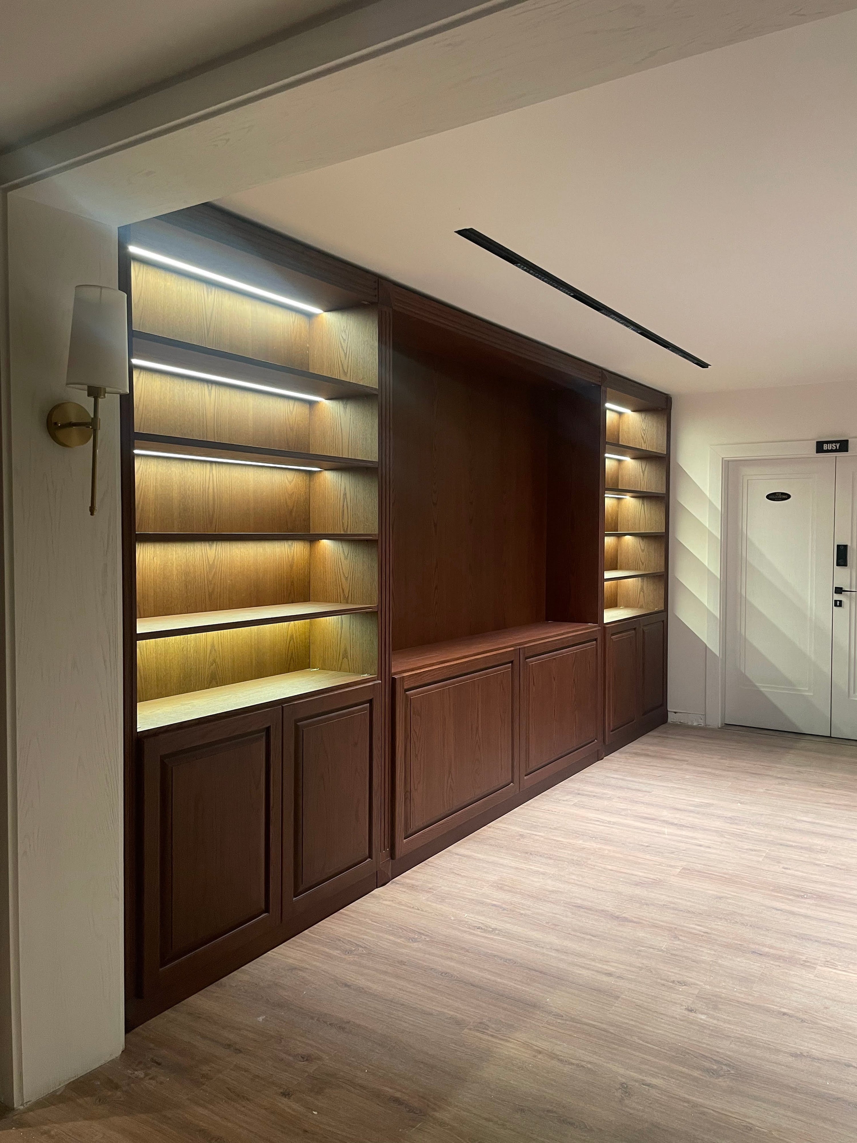 Commercial Building – Custom Wooden Shelving – WoodWorkersEG