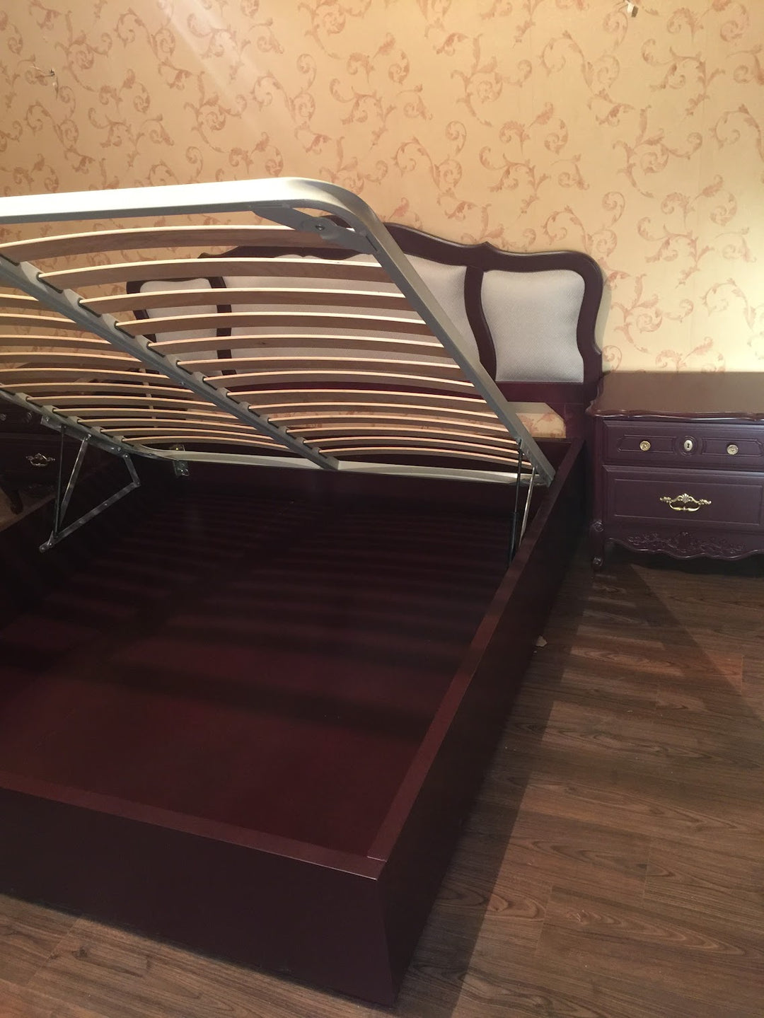 Classic Master Bed Storage – WoodWorkersEG